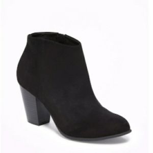 Old Navy | Shoes | Faux Suede Block Heeled Ankle Booties | Poshmark
